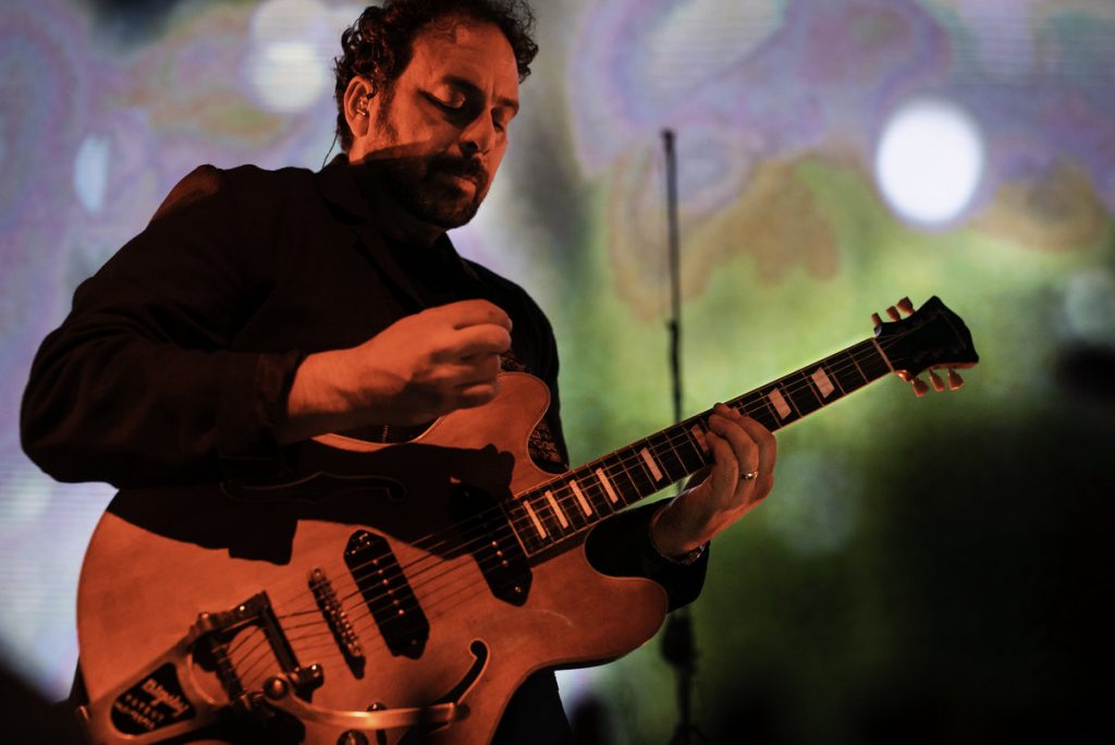 Jon Carin : Debuts New Single "Fear Of Everything" With a Global ...